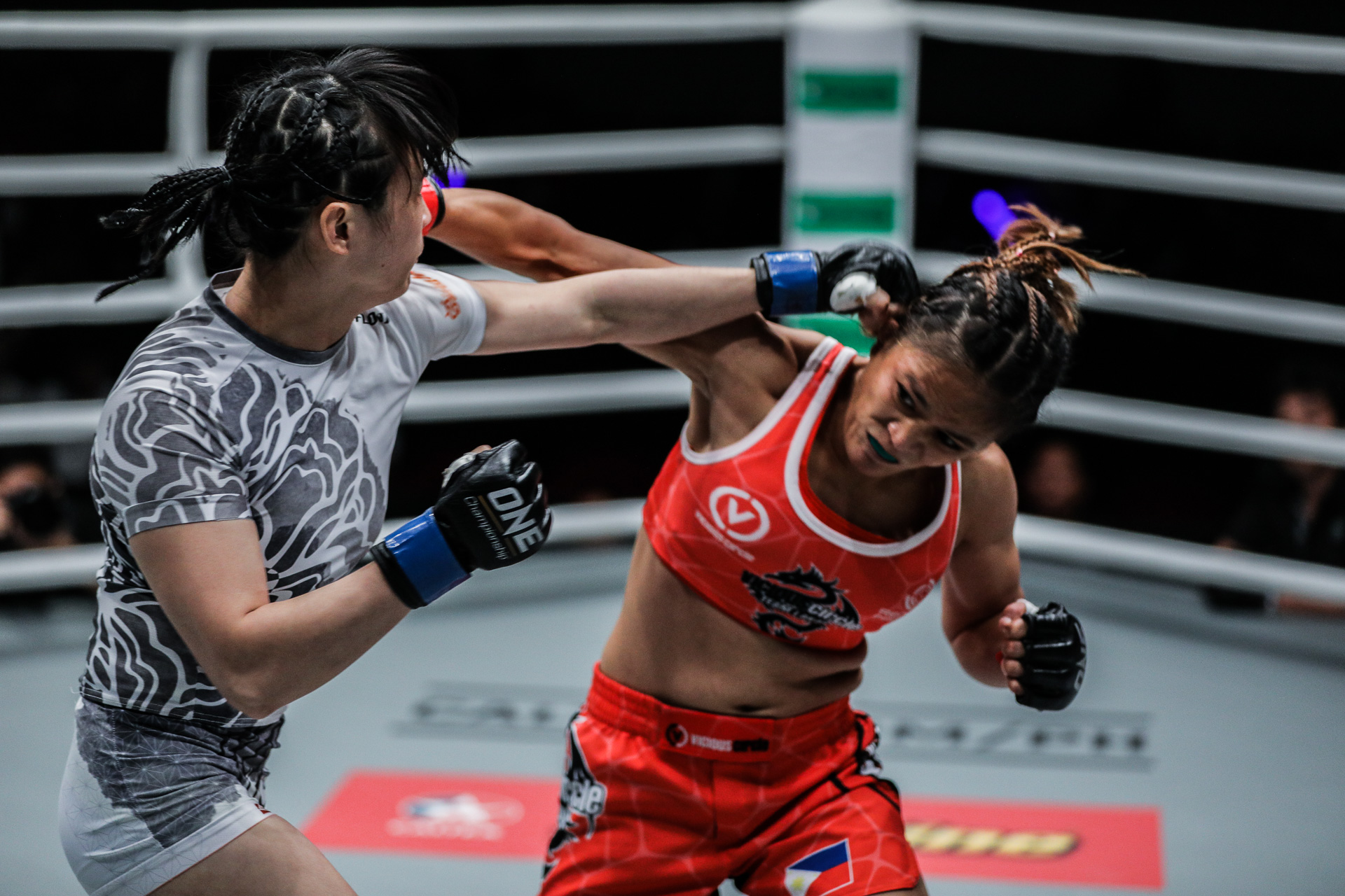 [PHOTOS] Gina Iniong vs Jenny Huang at ‘ONE: Heroes of Honor’ – CONAN Daily