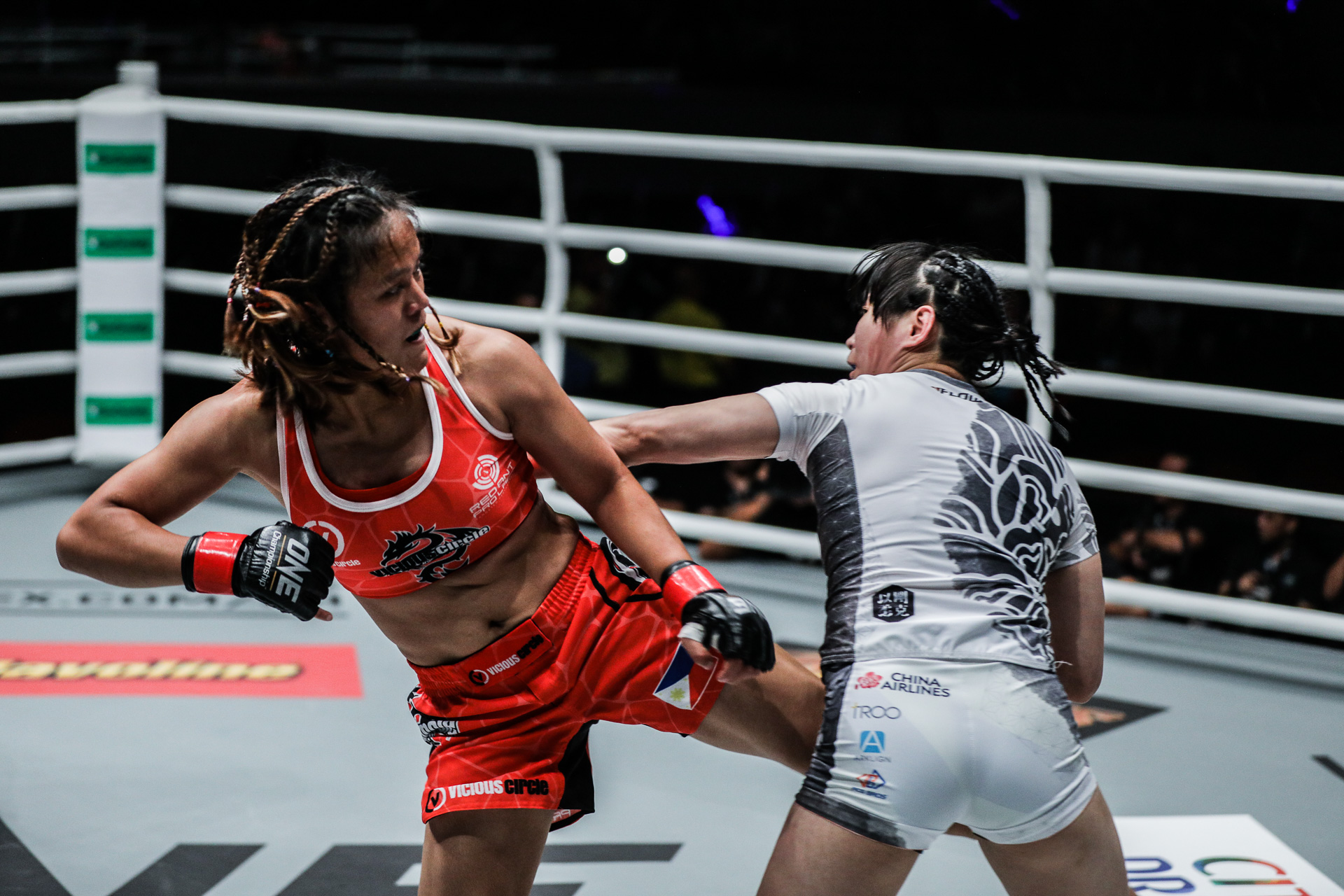 [PHOTOS] Gina Iniong vs Jenny Huang at ‘ONE: Heroes of Honor’ – CONAN Daily