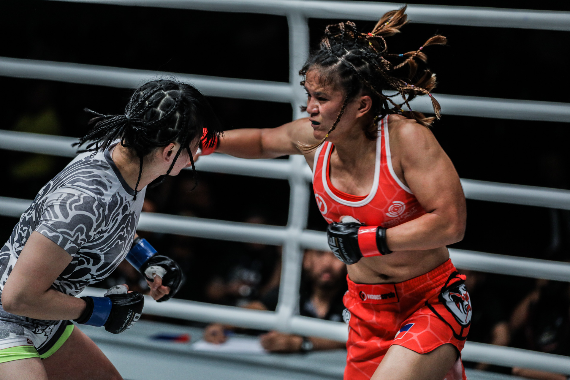 [PHOTOS] Gina Iniong vs Jenny Huang at ‘ONE: Heroes of Honor’ – CONAN Daily