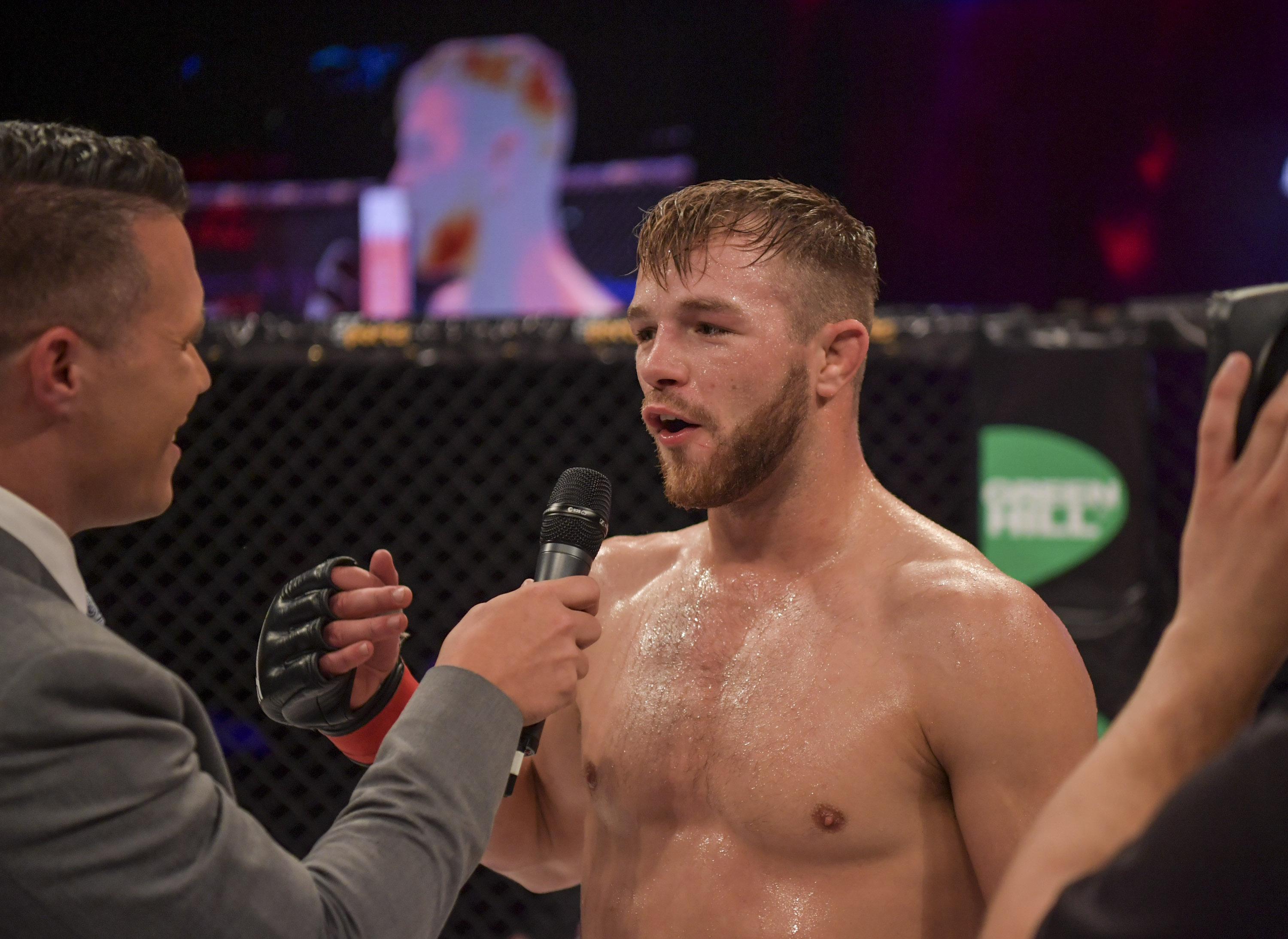 [PHOTOS] Benjamin Bennett vs Sebastian Kozok at ‘Brave 13: Europe ...