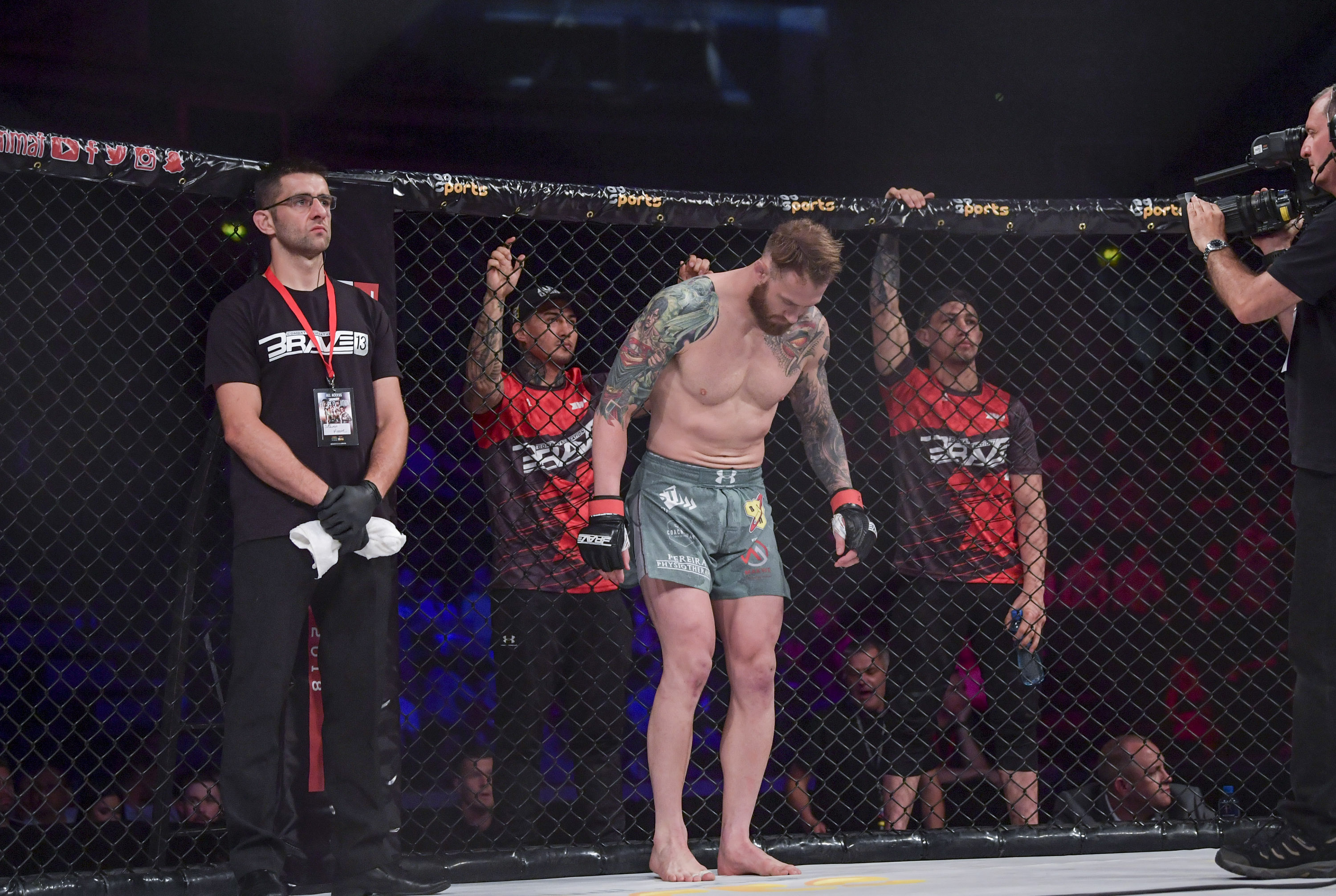 [PHOTOS] Chad Hanekom vs Dominic McConnell at ‘Brave 13: Europe ...