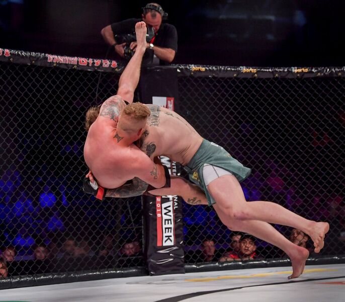 [PHOTOS] Chad Hanekom vs Dominic McConnell at ‘Brave 13: Europe ...