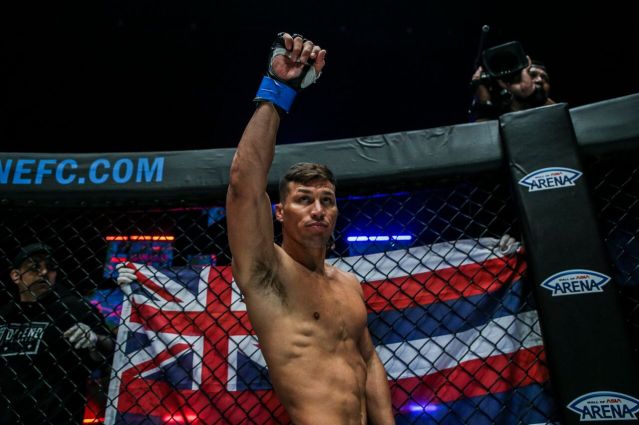 Undefeated Hawaiian fighter Lowen Tynanes earns 6th ONE Championship ...