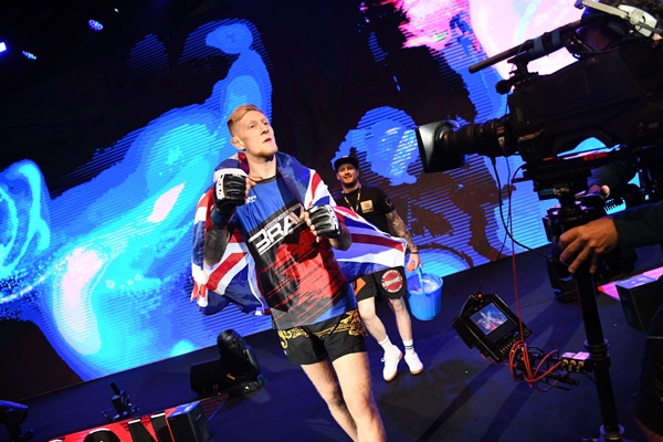 London, England’s Sam Patterson signs new BRAVE CF deal – CONAN Daily